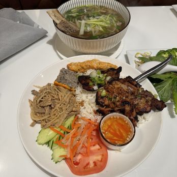 SAIGON BISTRO CHANTILLY - Updated October 2025 - 204 Photos & 52 ...