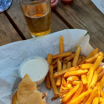 PUTTER’S BAR & GRILL - Updated March 2025 - 16 Photos & 39 Reviews ...