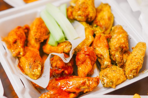 J BURGER & WINGS - Updated June 2026 - 14 Photos & 14 Reviews - 1910 E ...