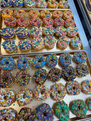 SNOWFLAKE DONUT - Updated September 2025 - 11 Photos - 501 W Main St ...
