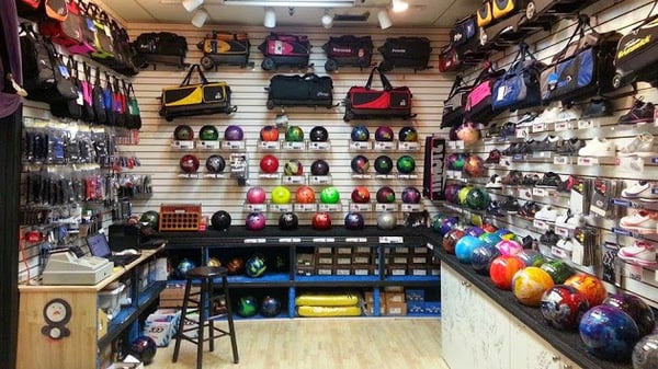 BOWLERSMART TAMPA PRO SHOP INSIDE PIN CHASERS VETERANS - Updated July ...