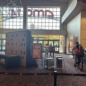 AMC SARATOGA 14 - Updated December 2024 - 292 Photos & 633 Reviews ...