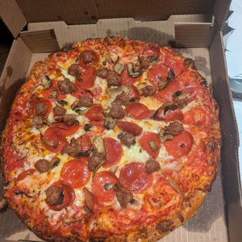 PIZZA SHUTTLE - Updated June 2025 - 178 Photos & 399 Reviews - 1827 N ...