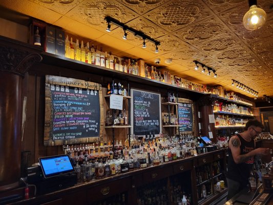 BLUEGRASS TAVERN - Updated December 2025 - 80 Photos & 80 Reviews - 115 ...