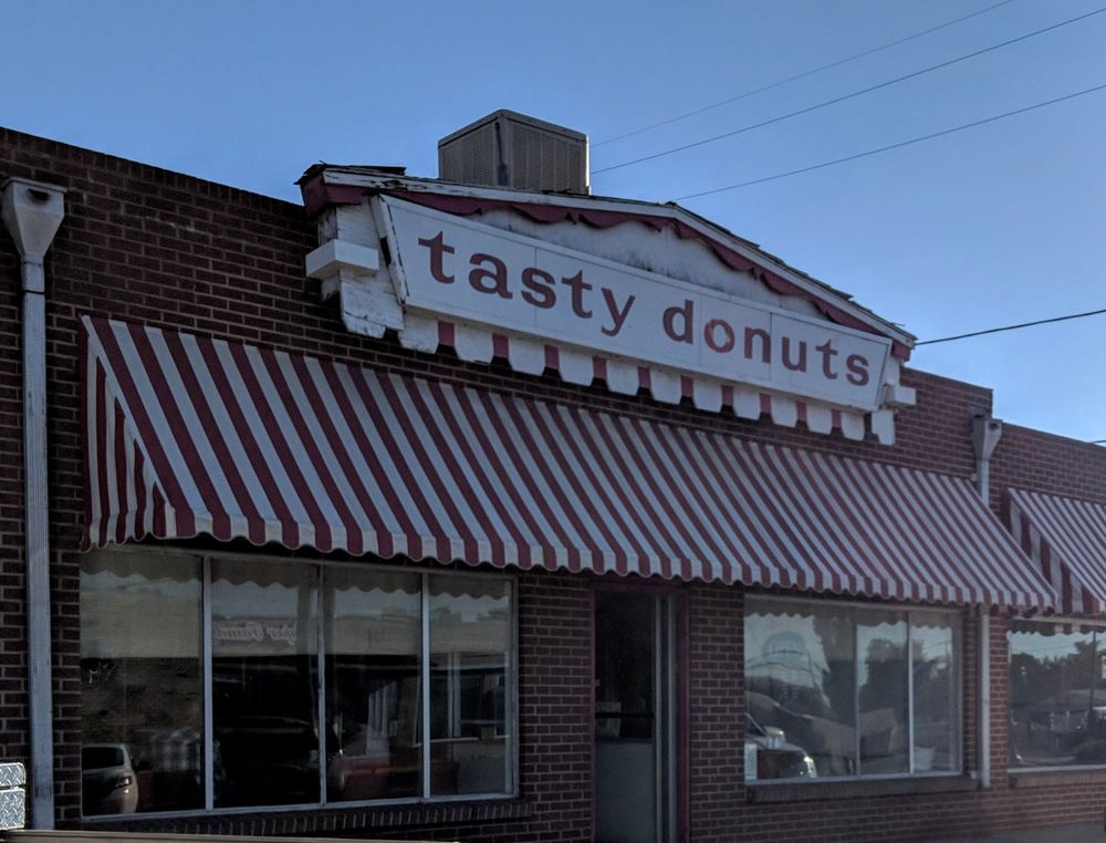 TASTY DONUTS - 10 Photos & 34 Reviews - Donuts - 6441 E 72nd Pl ...