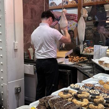 TERMINI BROS BAKERY - Updated November 2025 - 475 Photos & 452 Reviews ...