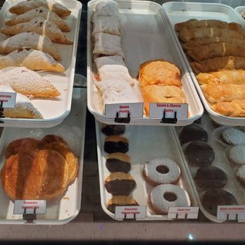 MECATOS BAKERY & CAFÉ - METROWEST - Updated February 2025 - 239 Photos ...