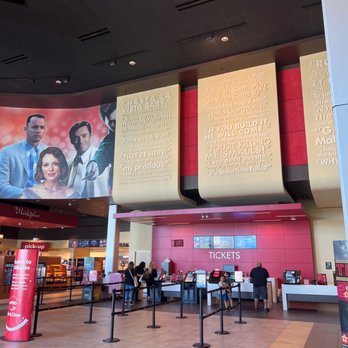 AMC NEWPARK 12 - 713 Photos & 675 Reviews - 400 Newpark Mall, Newark ...