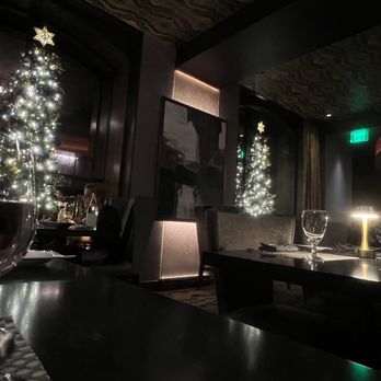 401 PRIME - Updated November 2024 - 124 Photos & 62 Reviews - 401 N ...