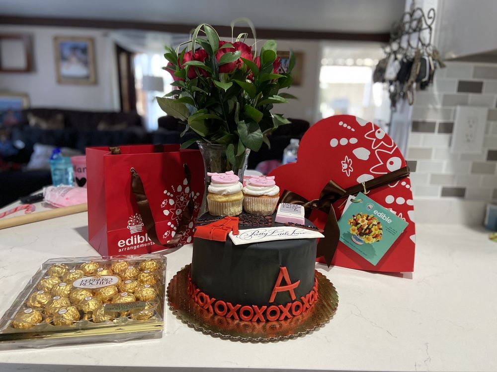 THE CAKE SHOP - 187 Photos & 232 Reviews - 18429 Hwy 18, Apple Valley ...