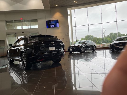 MOORE CADILLAC CHANTILLY - Updated October 2025 - 34 Photos & 181 ...