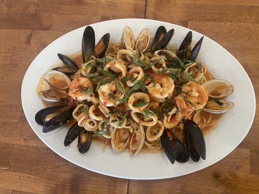 LA COVA - Updated June 2024 - 32 Photos - 1597 NY-112, Port Jefferson ...