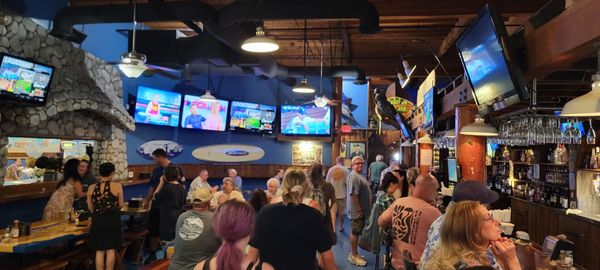 ZUBIES DRY DOCK - Updated November 2025 - 469 Reviews & 319 Photos ...