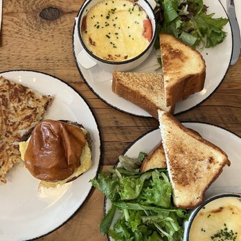 A-SIDE PUBLIC HOUSE - 243 Photos & 138 Reviews - 754 Randolph Ave ...