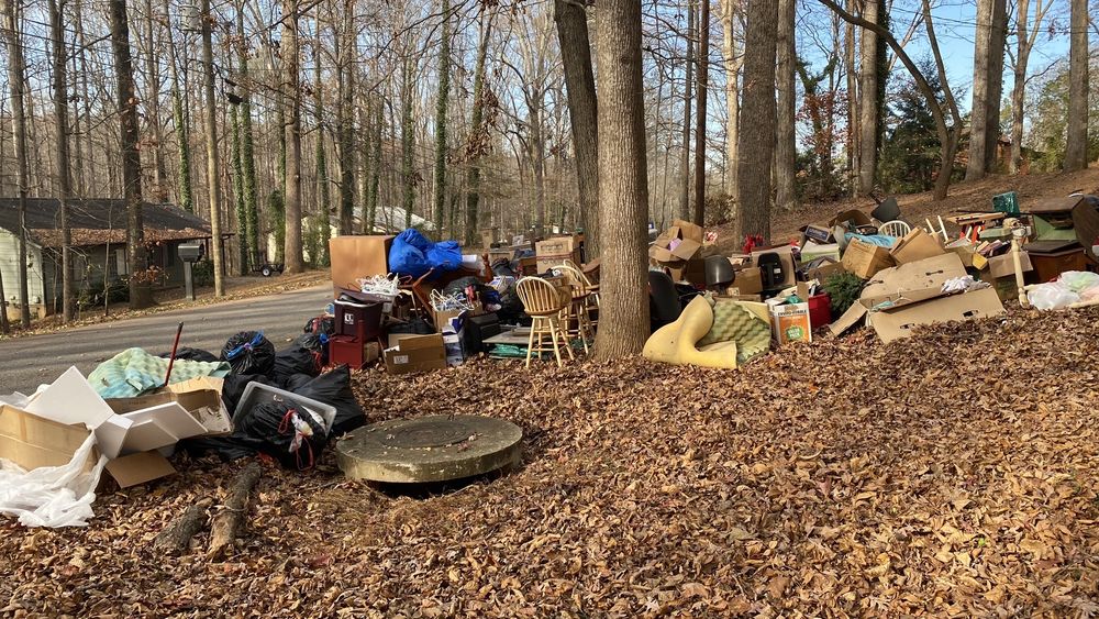 EXCESSJUNK - Updated June 2024 - 33 Photos - 830 Spriggs Trl, Ball ...