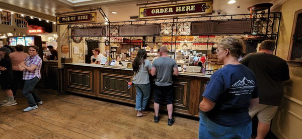 FARGO’S PIZZA - Updated November 2024 - 229 Photos & 470 Reviews - 2910 ...