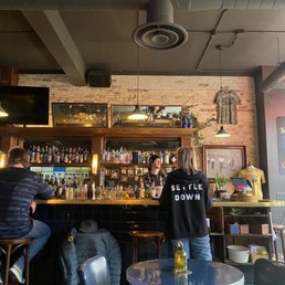 SETTLE DOWN TAVERN - Updated January 2025 - 195 Photos & 147 Reviews - 117 S Pinckney St ...