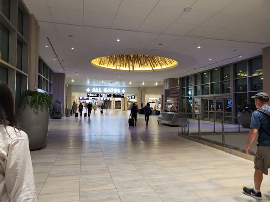 MAIN TERMINAL - TPA - Updated August 2025 - 100 Photos & 40 Reviews ...