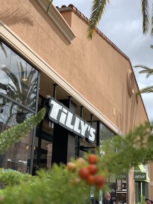 TILLYS - Updated March 2025 - 29 Photos & 55 Reviews - 723 Spectrum ...