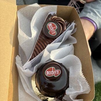 MODERN PASTRY SHOP - Updated August 2024 - 3797 Photos & 2692 Reviews ...