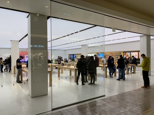 APPLE BURLINGTON - Updated October 2025 - 174 Reviews - 75 Middlesex ...