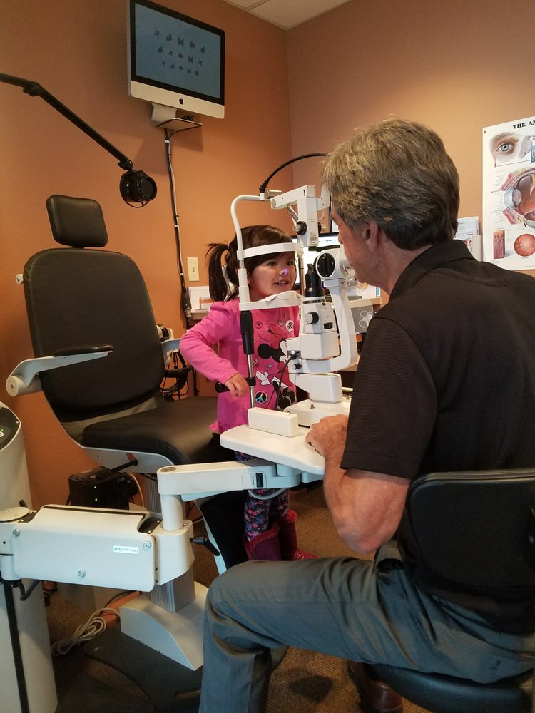 ENVISION EYECARE CENTER - 18 Photos & 43 Reviews - Optometrists - 525 W ...