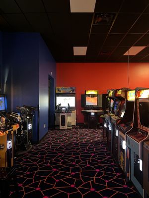 NICKEL MANIA - Updated December 2025 - 49 Photos - 1000 N State St ...