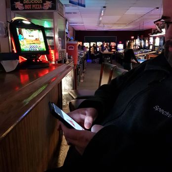 POCKETEER BILLIARDS AND BAR - Updated December 2025 - 262 Photos & 38 ...