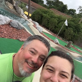 BANANAS MINI GOLF AND ARCADE - Updated July 2025 - 28 Photos & 14 ...