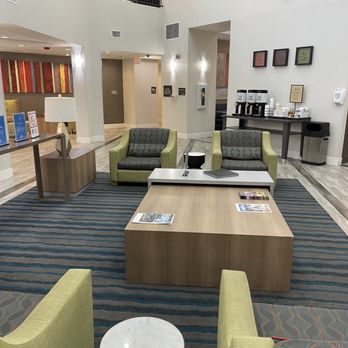 HAMPTON INN & SUITES TEMPE/PHOENIX AIRPORT - Updated October 2025 - 200 ...