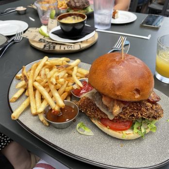 TAVERN IN THE SQUARE - Updated November 2024 - 313 Photos & 418 Reviews ...