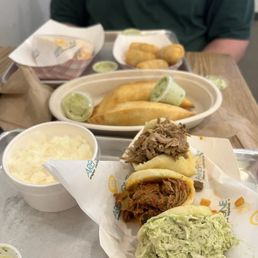 AREPA ZONE - Updated October 2025 - 499 Photos & 415 Reviews - 1121 ...