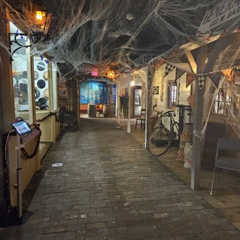 WAYNE COUNTY HISTORICAL MUSEUM - Updated December 2025 - 62 Photos & 13 ...