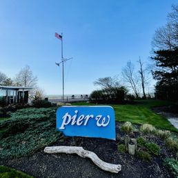 PIER W - Updated January 2025 - 981 Photos & 810 Reviews - 12700 Lake ...