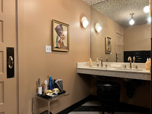 MERCY KITCHEN - Updated December 2025 - 125 Photos & 59 Reviews - 1312 ...