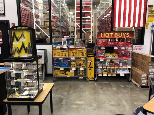 GRAINGER INDUSTRIAL SUPPLY - Updated October 2025 - 17 Photos - 5760 ...