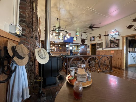 BLUEBIRD INN - Updated November 2025 - 15 Photos & 16 Reviews - 121 E ...