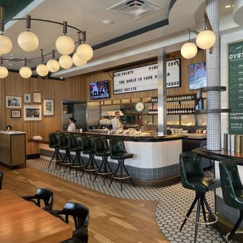 HUDSON HOUSE - Updated June 2024 - 811 Photos & 565 Reviews - 4933 Belt ...