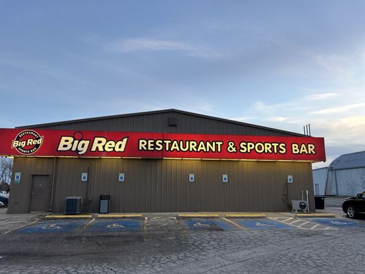 BIG RED RESTAURANT & SPORTS BAR - Updated October 2025 - 26 Photos & 37 ...