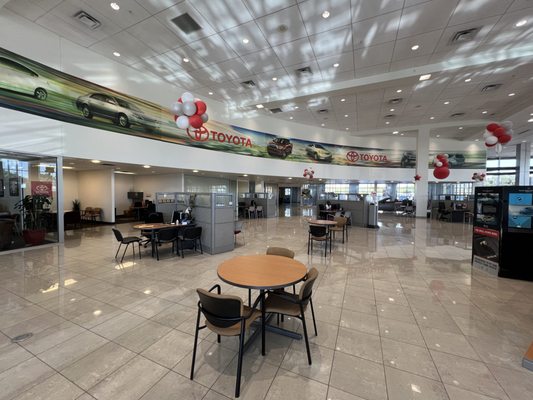 AUTONATION TOYOTA GULF FREEWAY - Updated December 2025 - 84 Photos ...