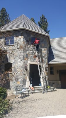 CRYSTAL CLEAR WINDOW CLEANING - Updated October 2025 - 25 Photos & 60 ...