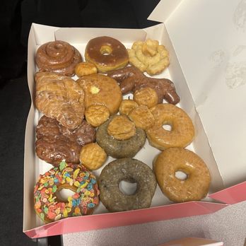 ATLANTA DONUTS - Updated December 2025 - 33 Photos & 41 Reviews - 394 ...