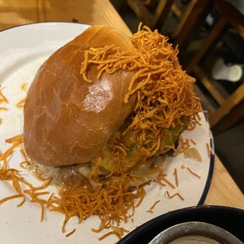 MOTT ST - Updated July 2025 - 2076 Photos & 1098 Reviews - 1401 N ...