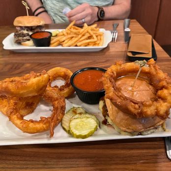 BRU BURGER BAR - LAFAYETTE - Updated June 2024 - 251 Photos & 226 ...