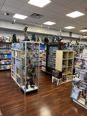 COLISEUM OF COMICS - Updated October 2025 - 20 Photos & 28 Reviews ...