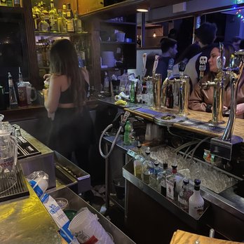 MADISON AVENUE PUB & RESTAURANT - Updated December 2025 - 68 Photos ...