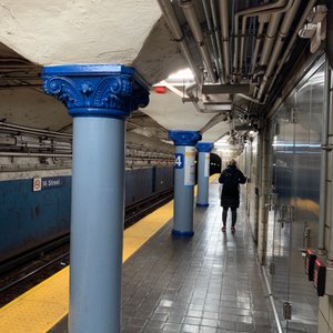 LIRR LOCUST MANOR STATION - Updated January 2025 - 10 Photos - Bedell ...