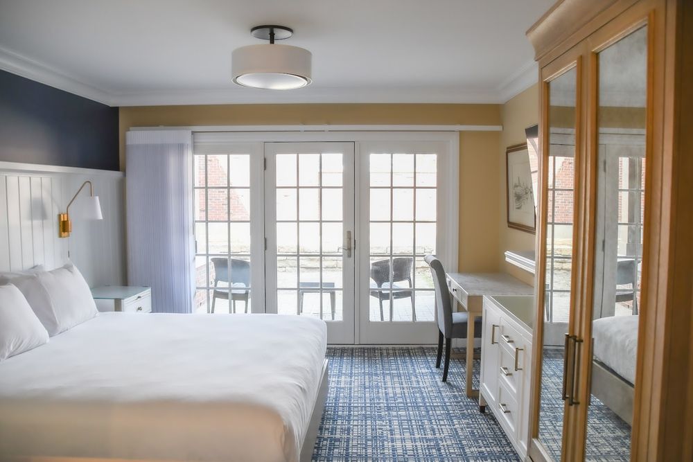 THE ST CLAIR INN - Updated August 2025 - Request Information - 500 N ...