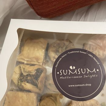 SUMSUM - Updated August 2025 - 157 Photos & 91 Reviews - 2113 Kalakaua ...