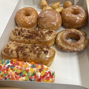 MOON DONUTS & CAFE - Updated October 2025 - 66 Photos & 67 Reviews ...